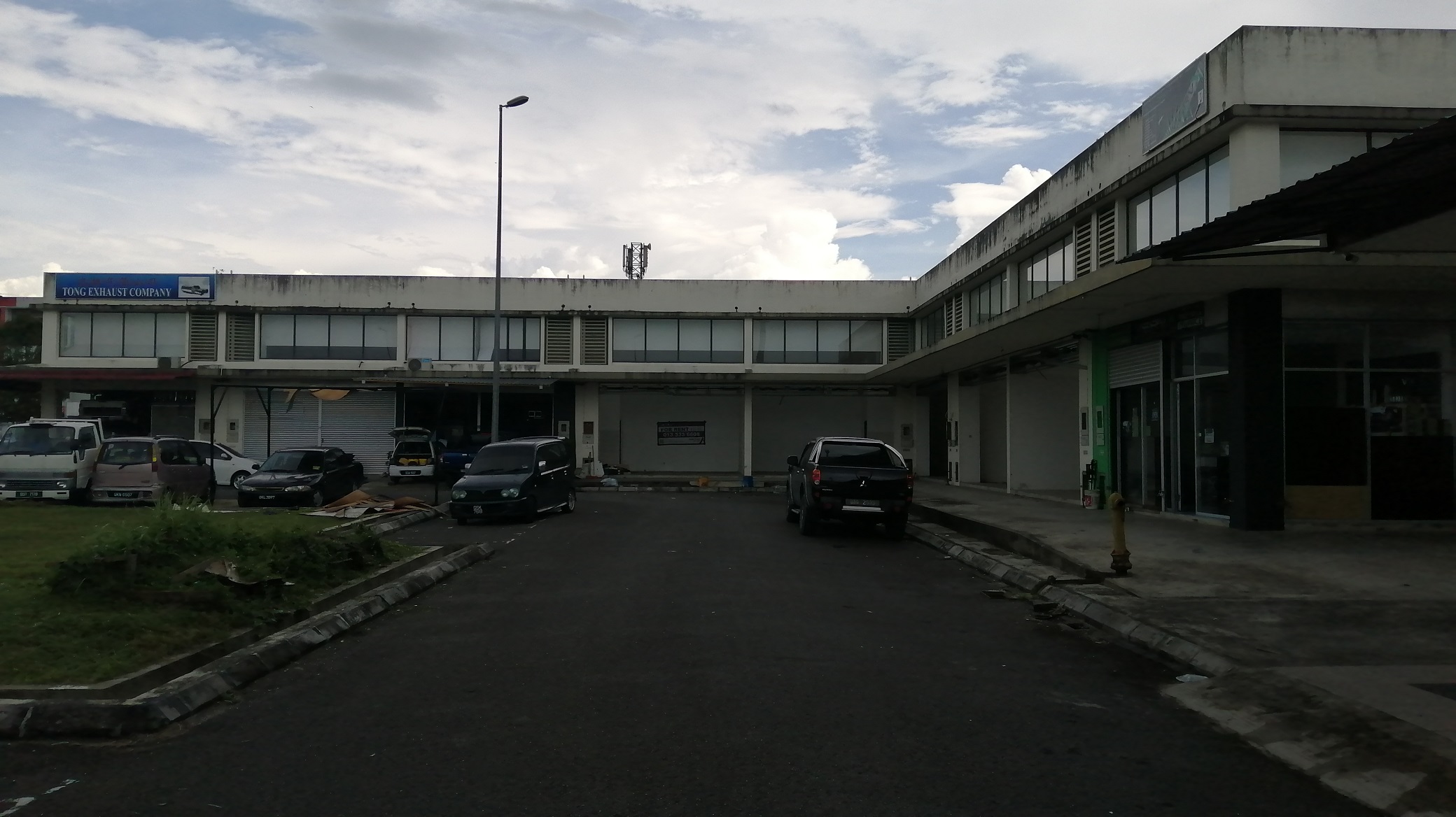 IPI-S 402.3 IPI-E 285.1 Single Storey Lock-up Shop Kuching City Mall ...